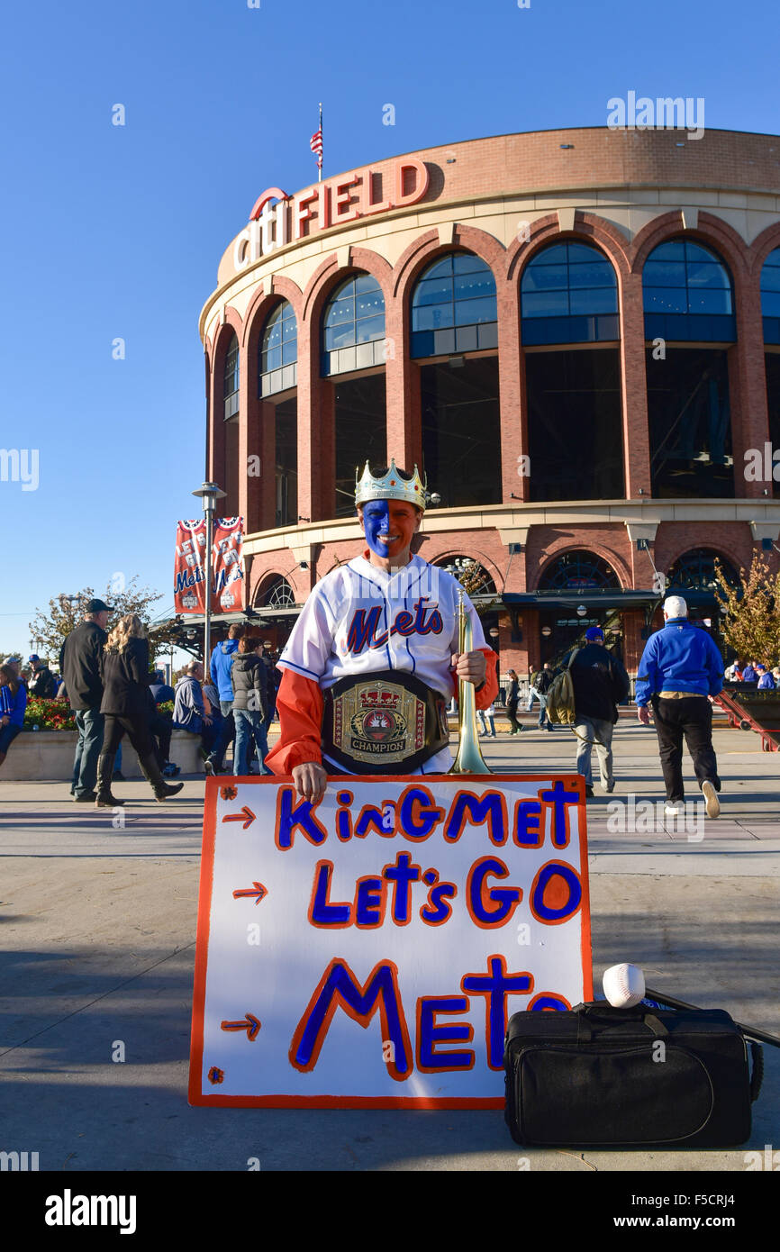 New York Mets fans on October 30th, 2015 in New York, USA. © Hiroaki ...