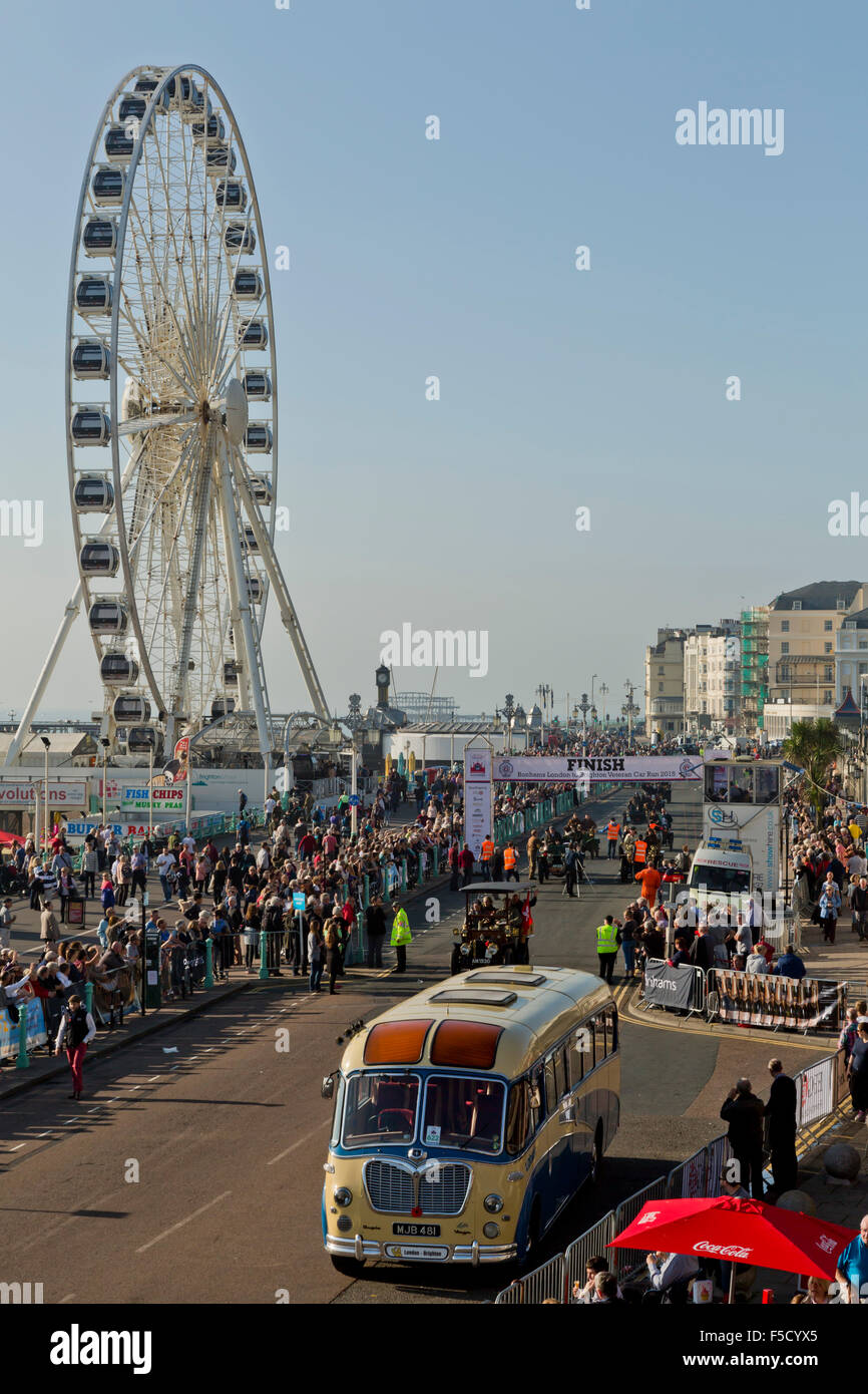 The finish line at Bonhams London to Brighton Veteran car rally 1st ...