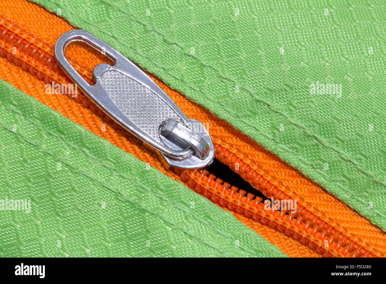 Green luggage hi-res stock photography and images - Alamy