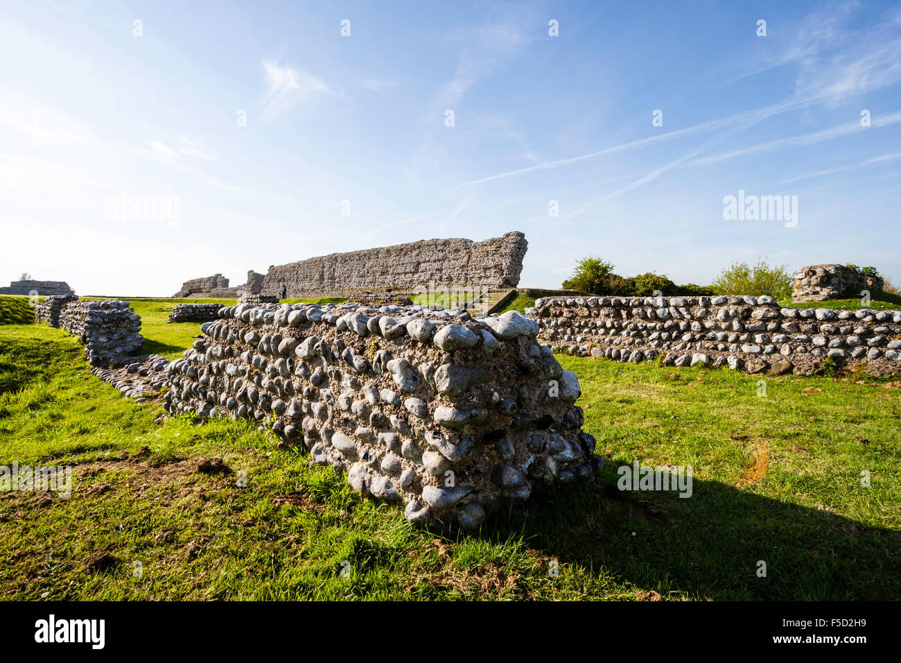 Richborough Roman castle, Rutupiae, a Saxon shore fort. The North wall ...