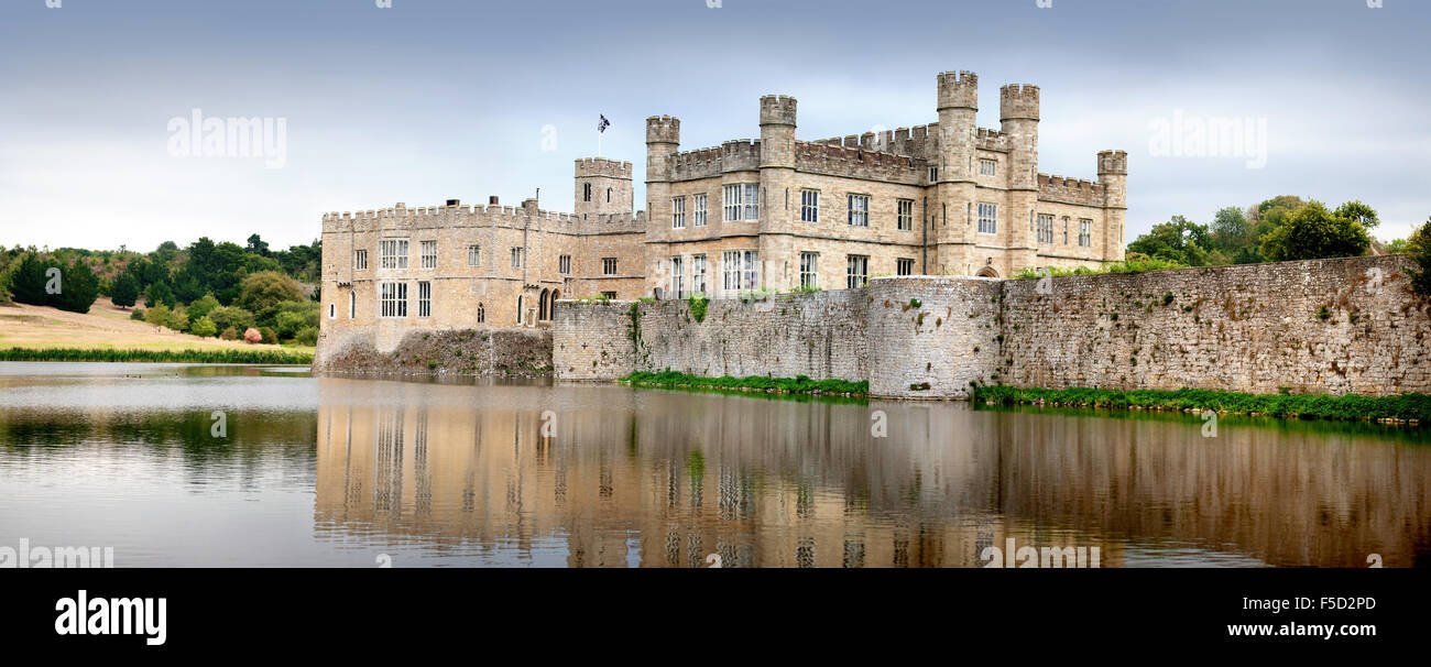 Leeds castle in kent england hi-res stock photography and images - Alamy