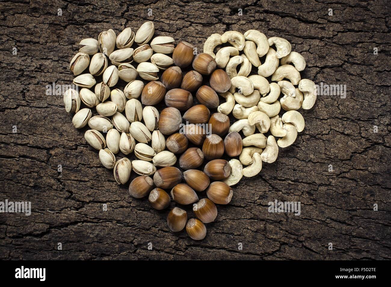 Heart shaped shells hi-res stock photography and images - Alamy