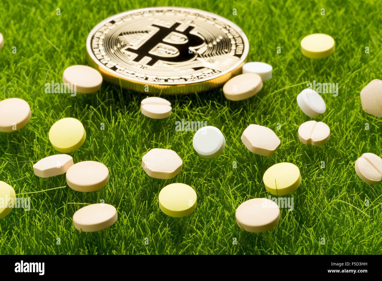 Euro coin pill bottle hi-res stock photography and images - Alamy