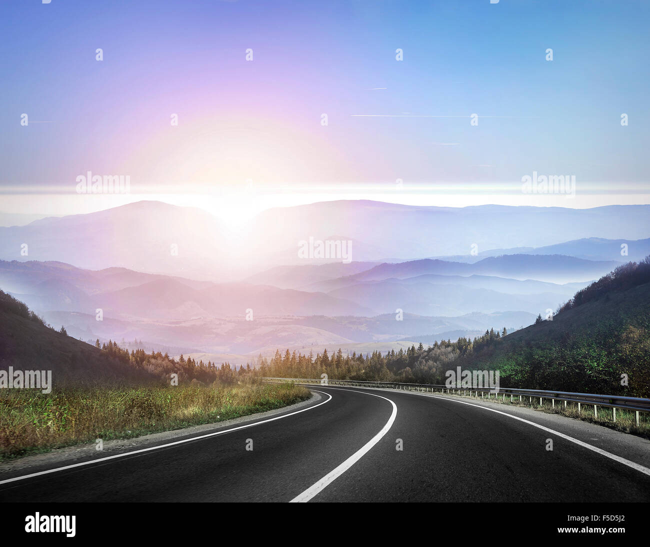 Highway with mountains hi-res stock photography and images - Alamy
