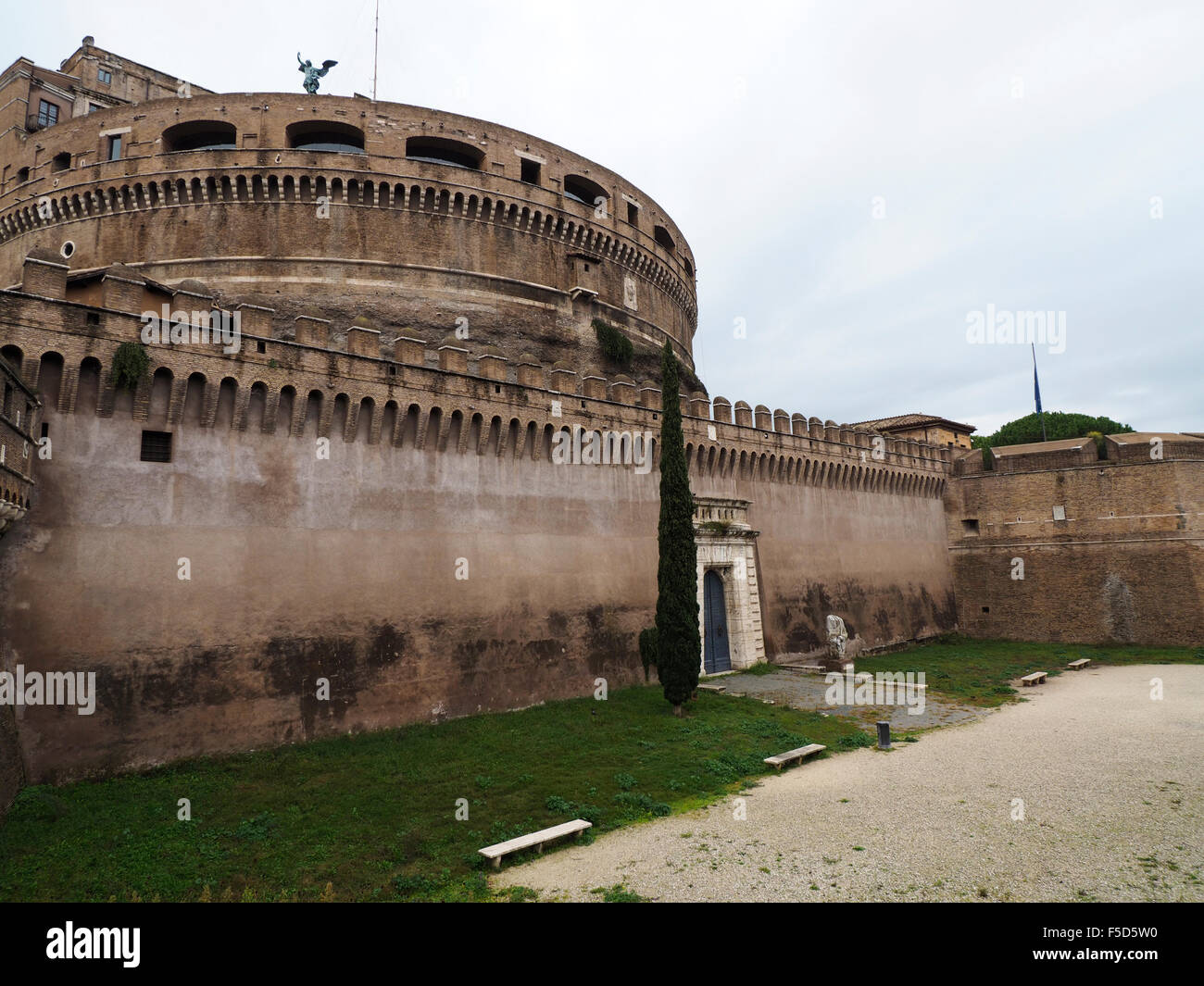 Castel sant angelo round hi-res stock photography and images - Alamy