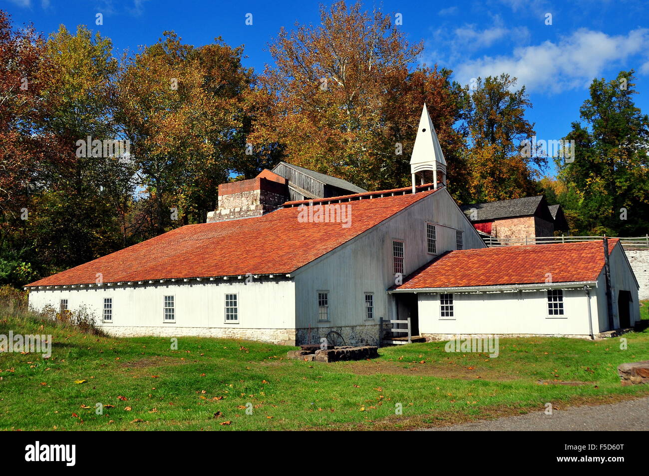 Cast house hi-res stock photography and images - Alamy