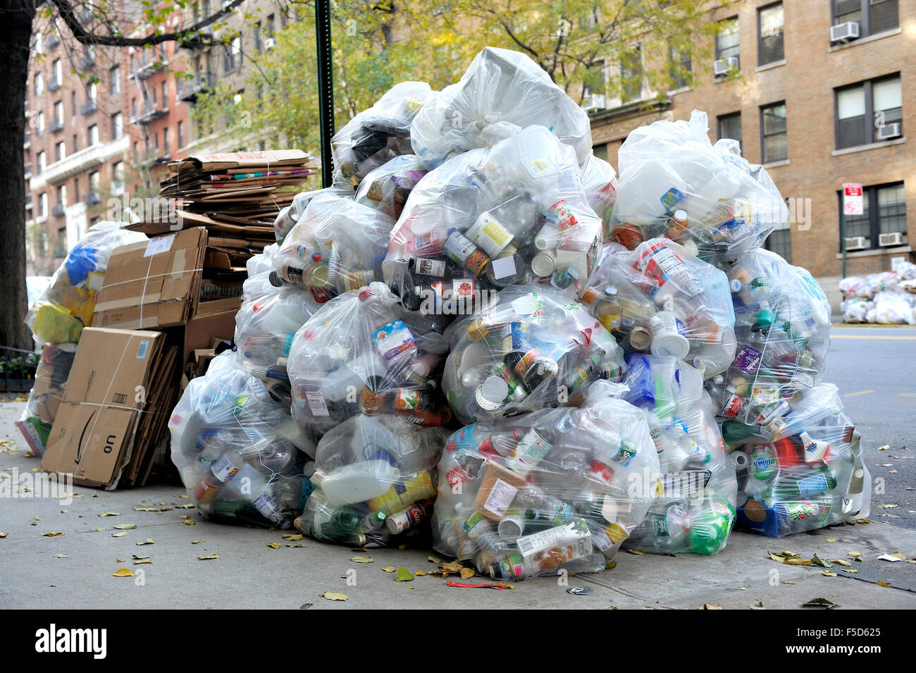 Dirty streets new york hi-res stock photography and images - Alamy