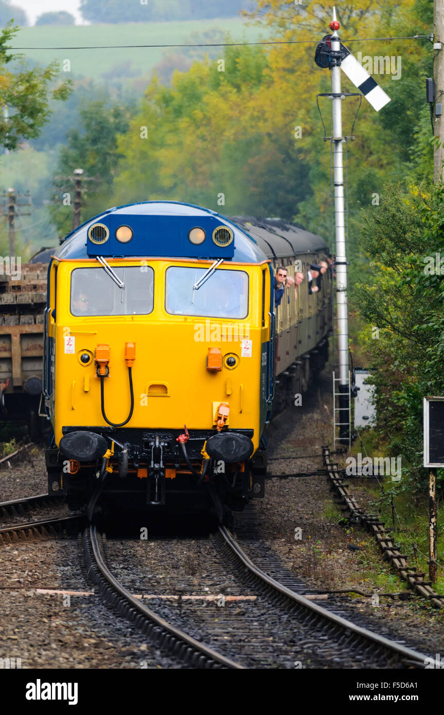 Class 50 Loco 50035 Ark Royal approaching Highley station on the Severn ...