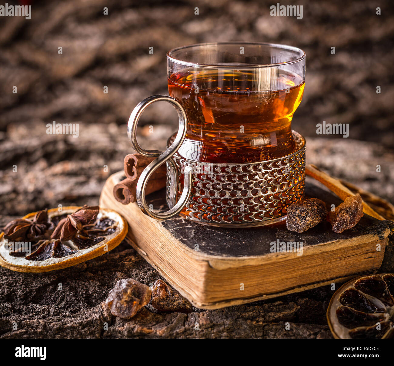 Black teacup hi-res stock photography and images - Alamy