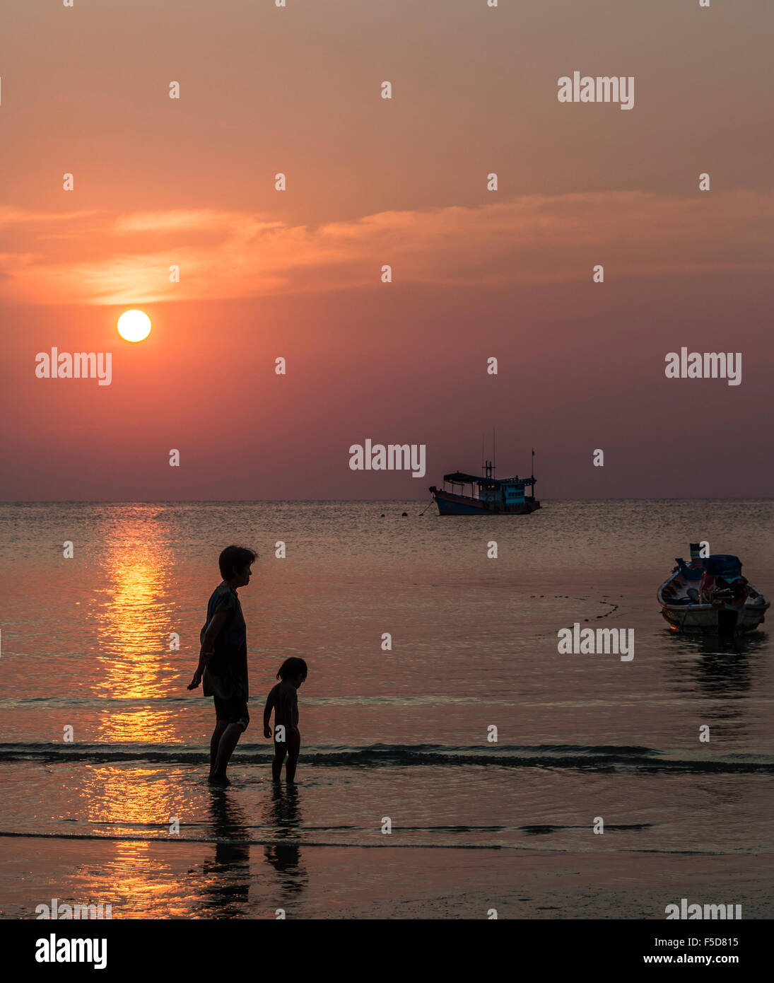 Child island hi-res stock photography and images - Alamy