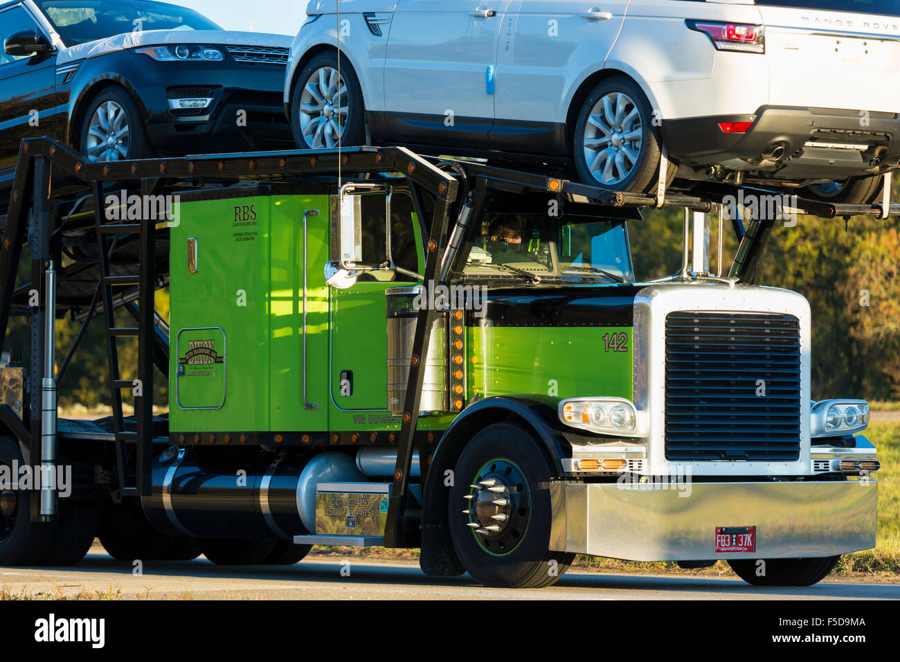 Freightliner truck hi-res stock photography and images - Alamy