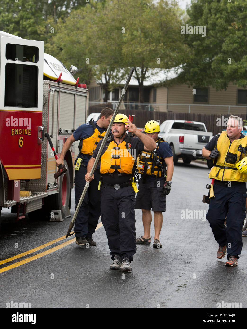 Flood rescue team hi-res stock photography and images - Alamy