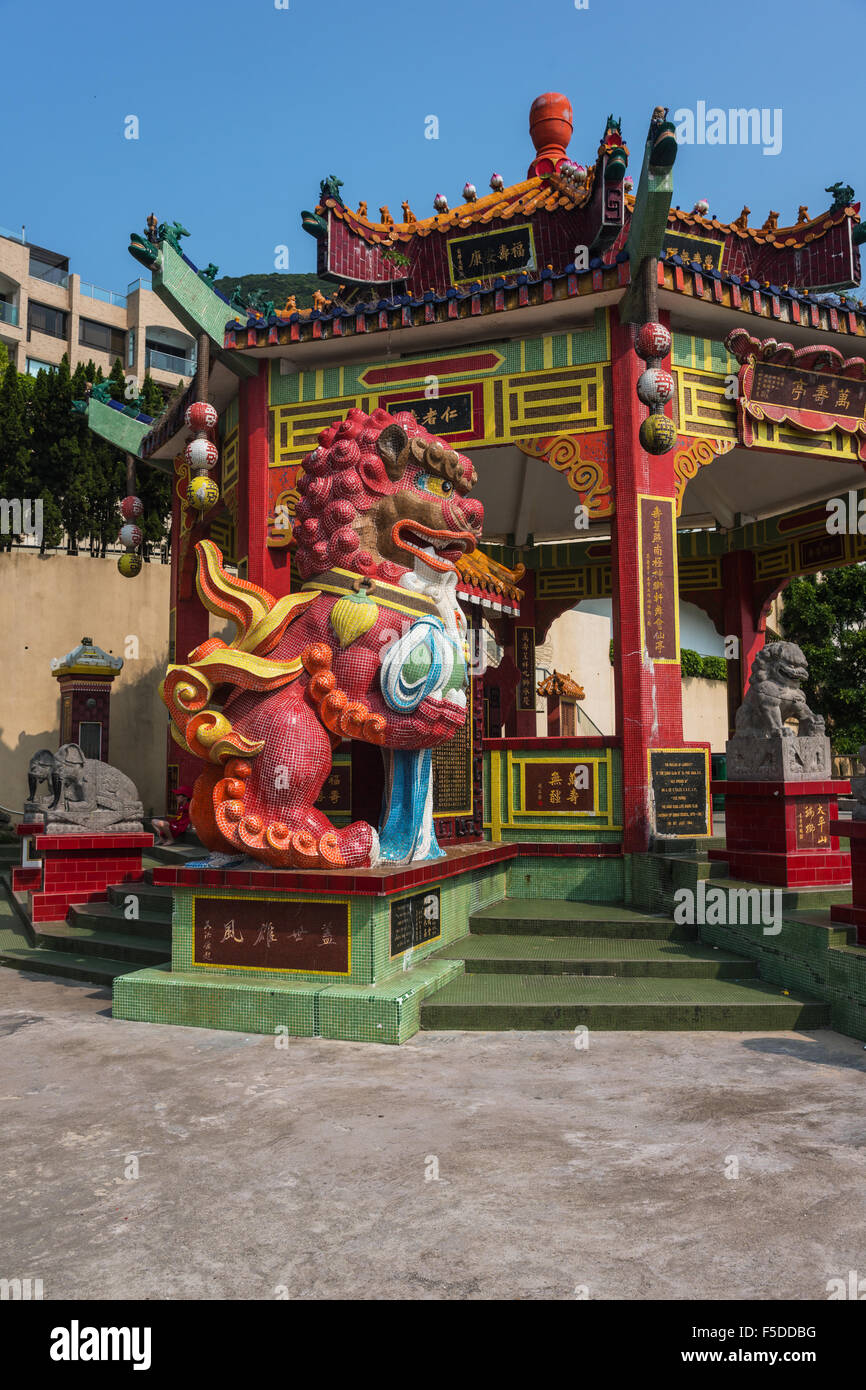Red Chinese lion statue in the Tin Hau Temple, Repulse Bay, Hong Kong ...