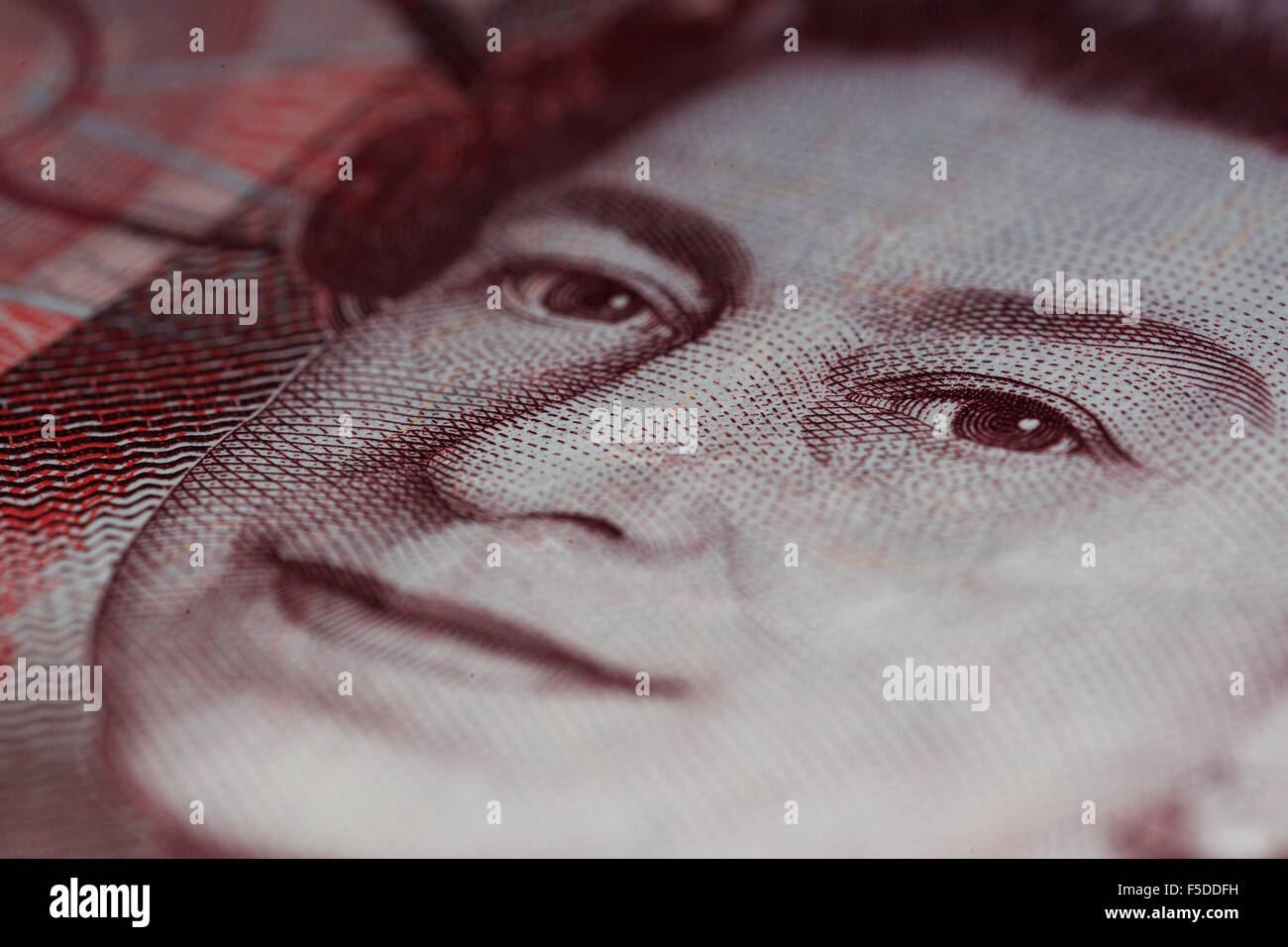 Queens head on a UK £50 note Stock Photo - Alamy