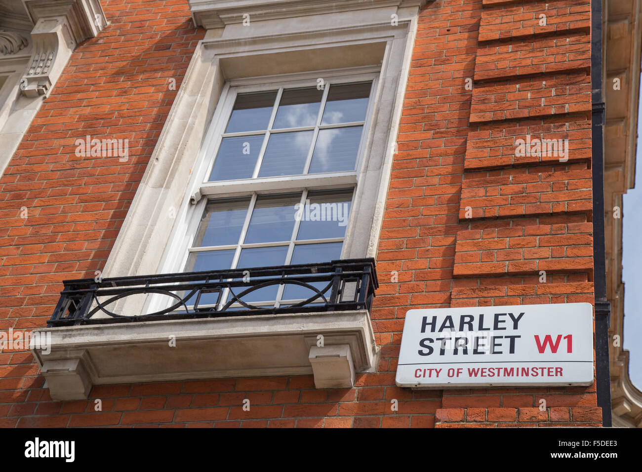 Harley street doctors hi-res stock photography and images - Alamy