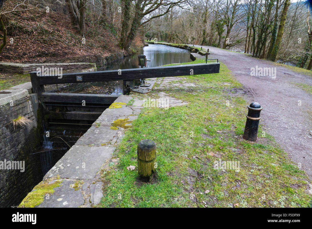 Canal closed to navigation hi-res stock photography and images - Alamy