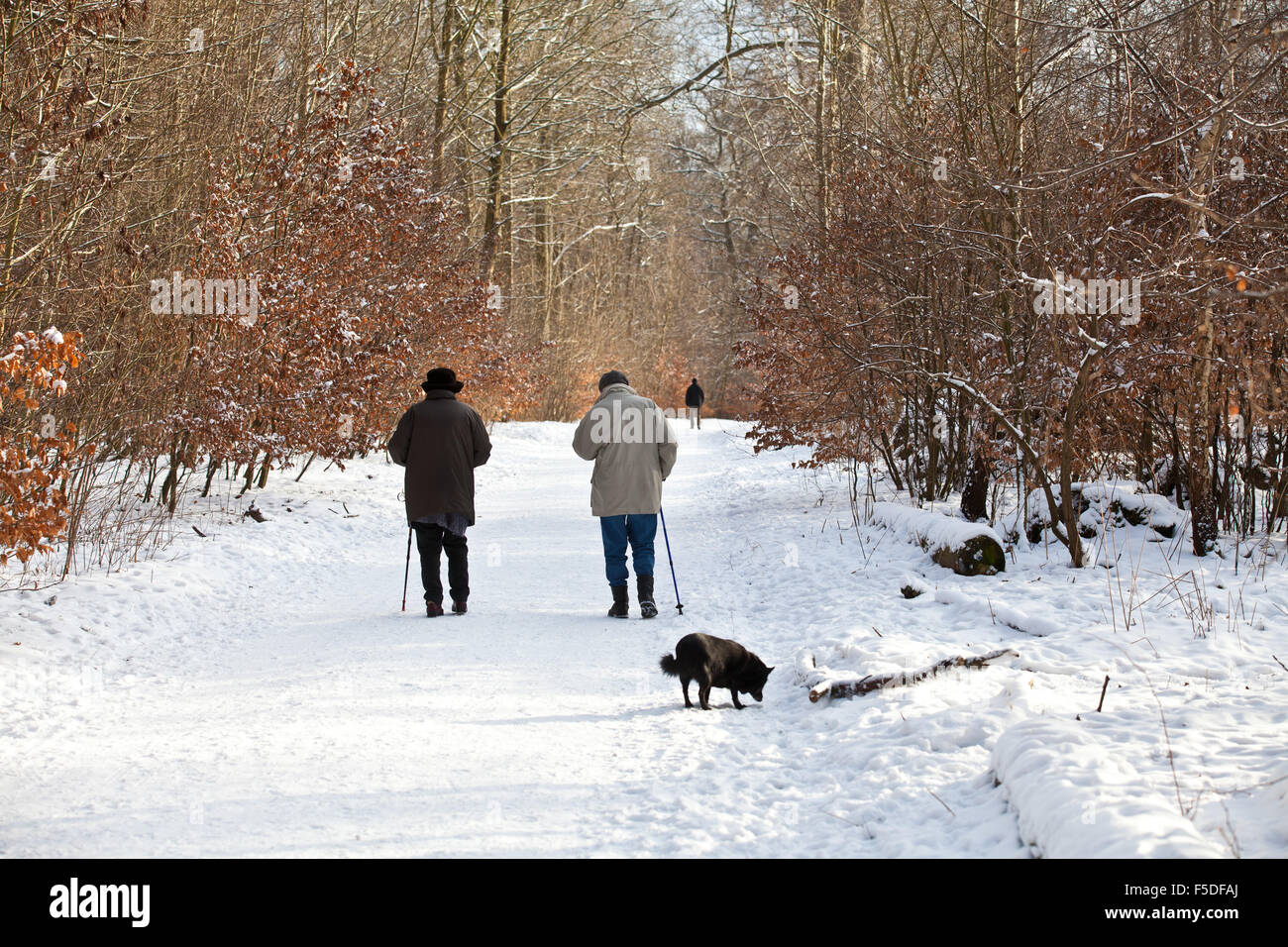 People outdoor hi-res stock photography and images - Alamy