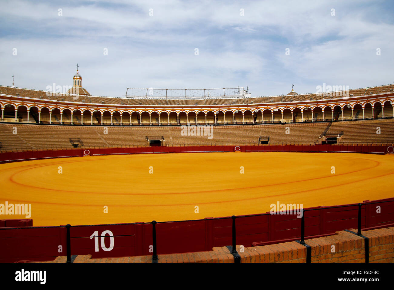 The bull ring seville hi-res stock photography and images - Alamy