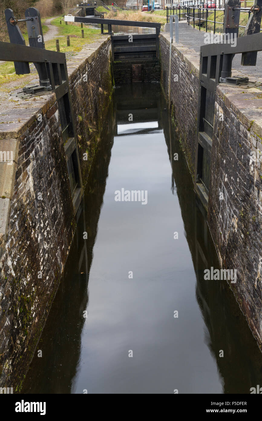 Leaking canal water hi-res stock photography and images - Alamy