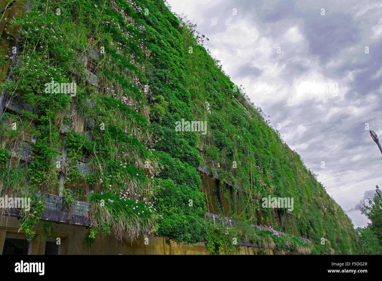 Sustainable building hi-res stock photography and images - Alamy