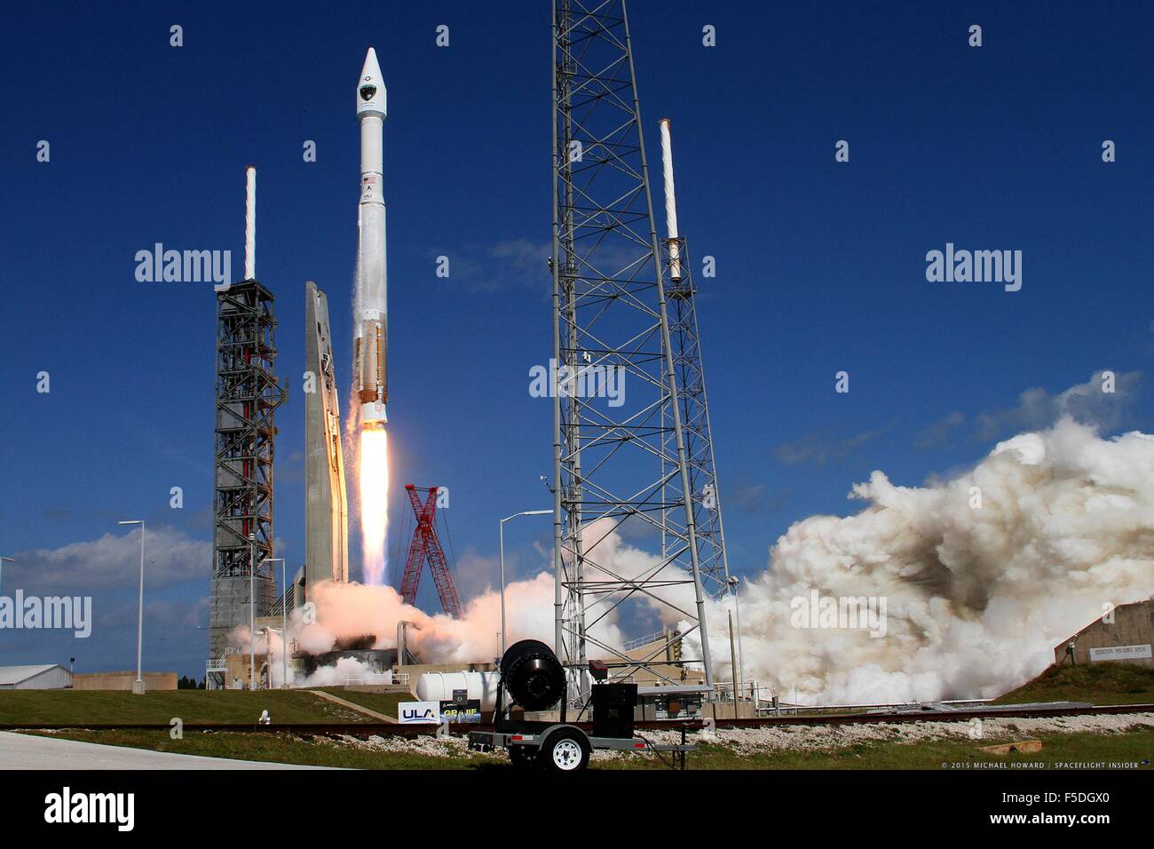 A United Launch Alliance Atlas V rocket carrying the Air Force GPSIIF ...