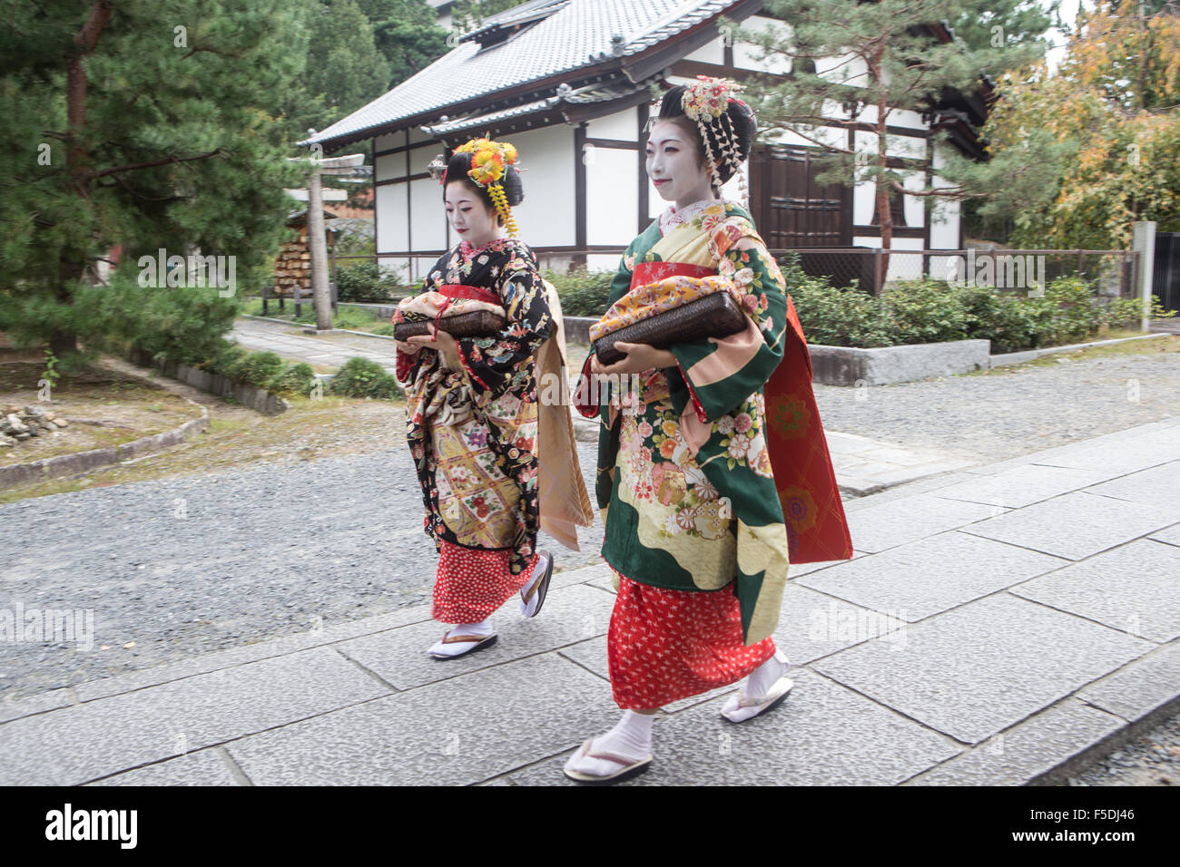 Geisha walking in Kyoto Japan Stock Photo - Alamy