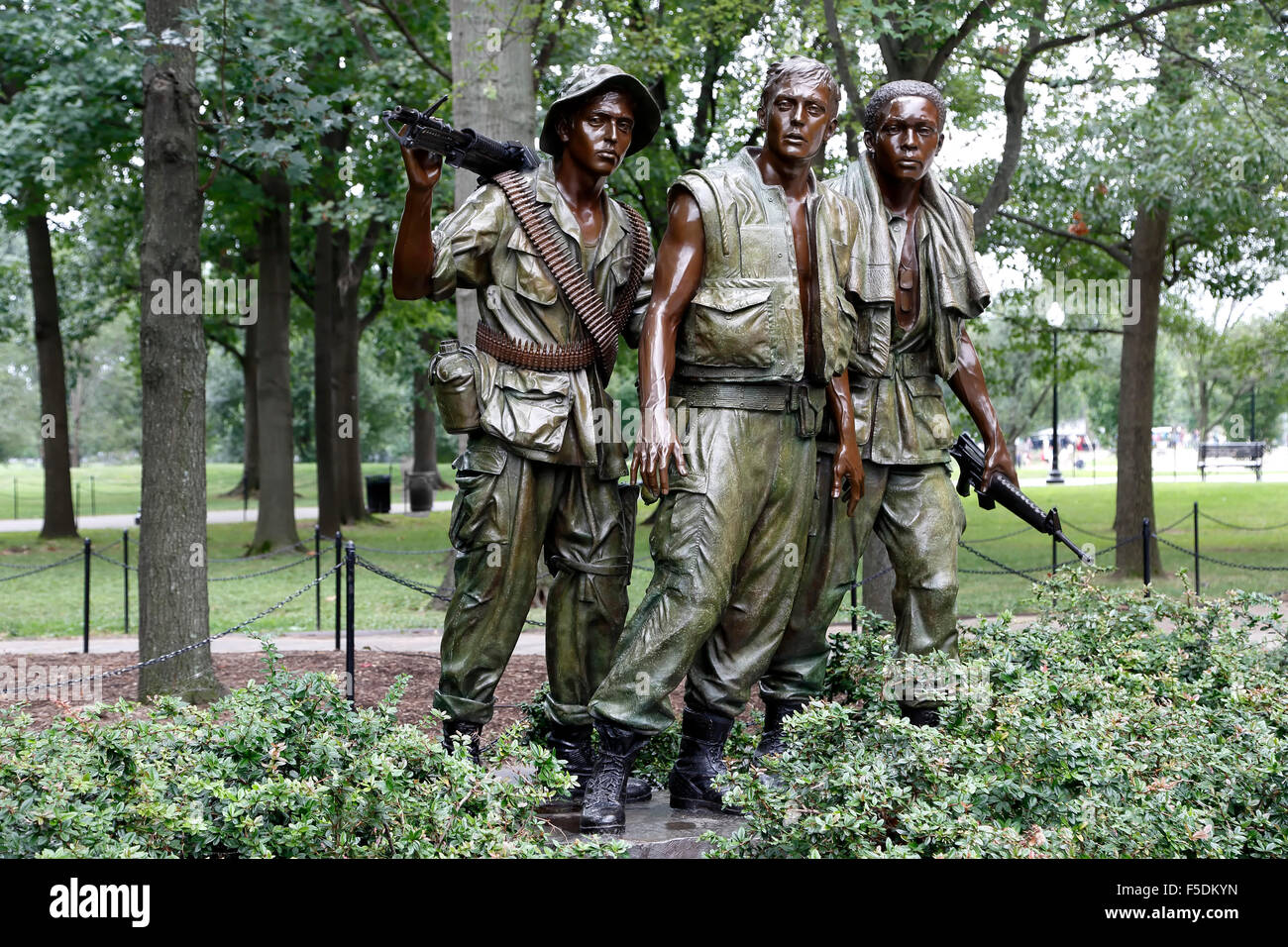 "The Three Servicemen" statue (by Frederick Hart), Vietnam Veterans Memorial, Washington ...
