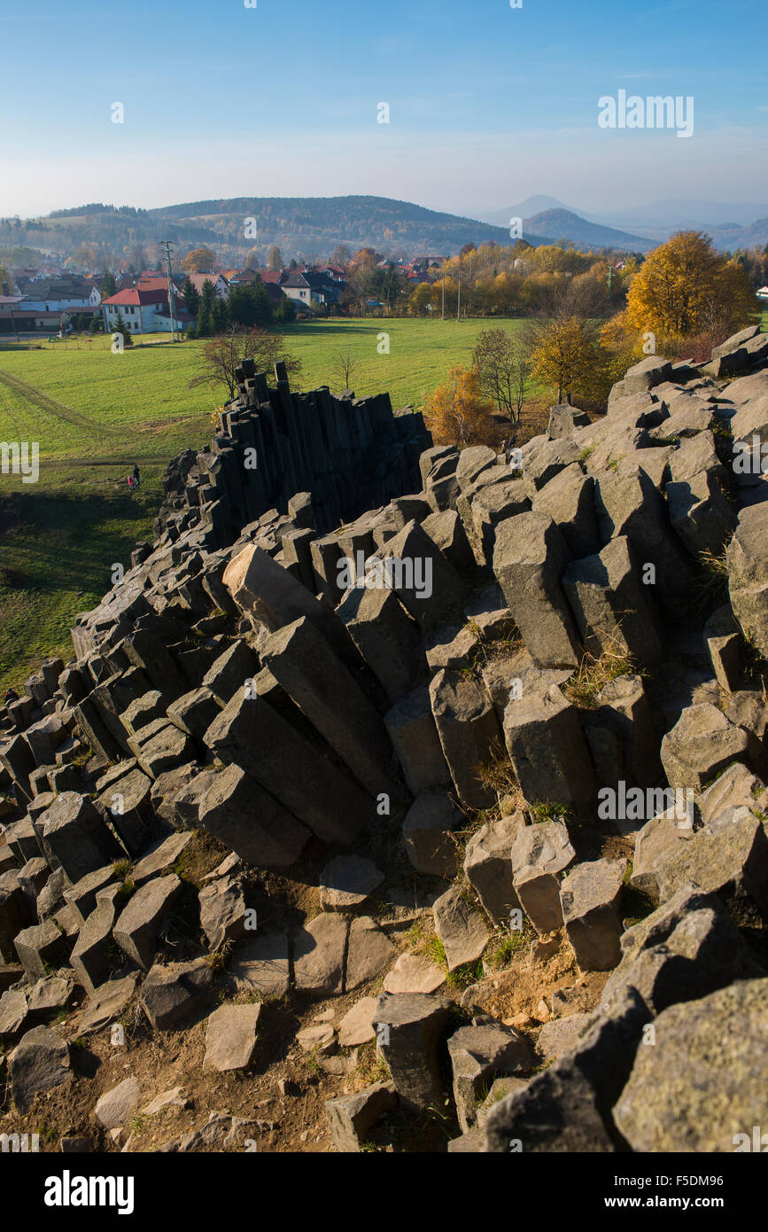 Panska Skala (Herrnhausfelsen, Chambermaid rock), rocky hill ...