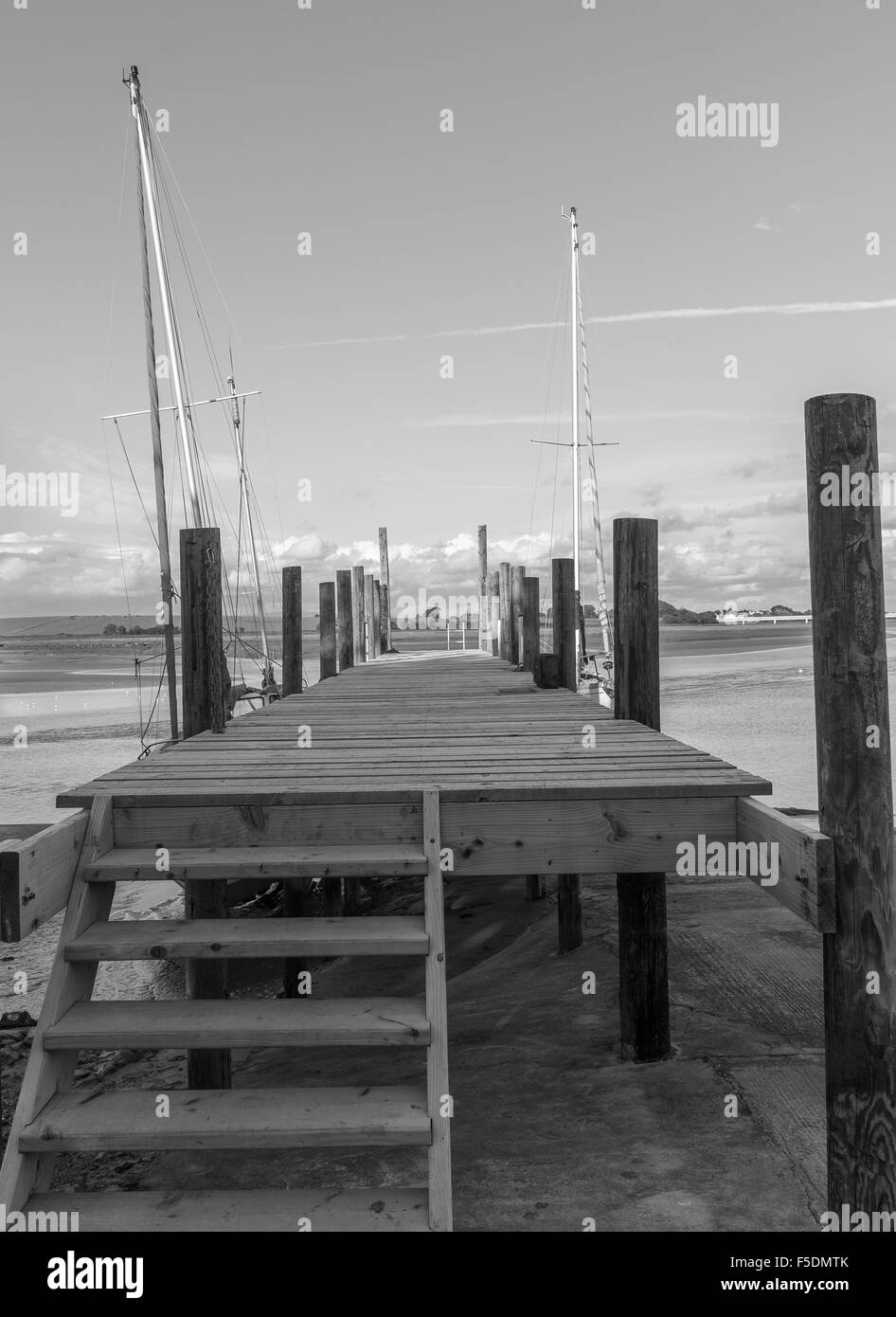 Timber deck hi-res stock photography and images - Alamy