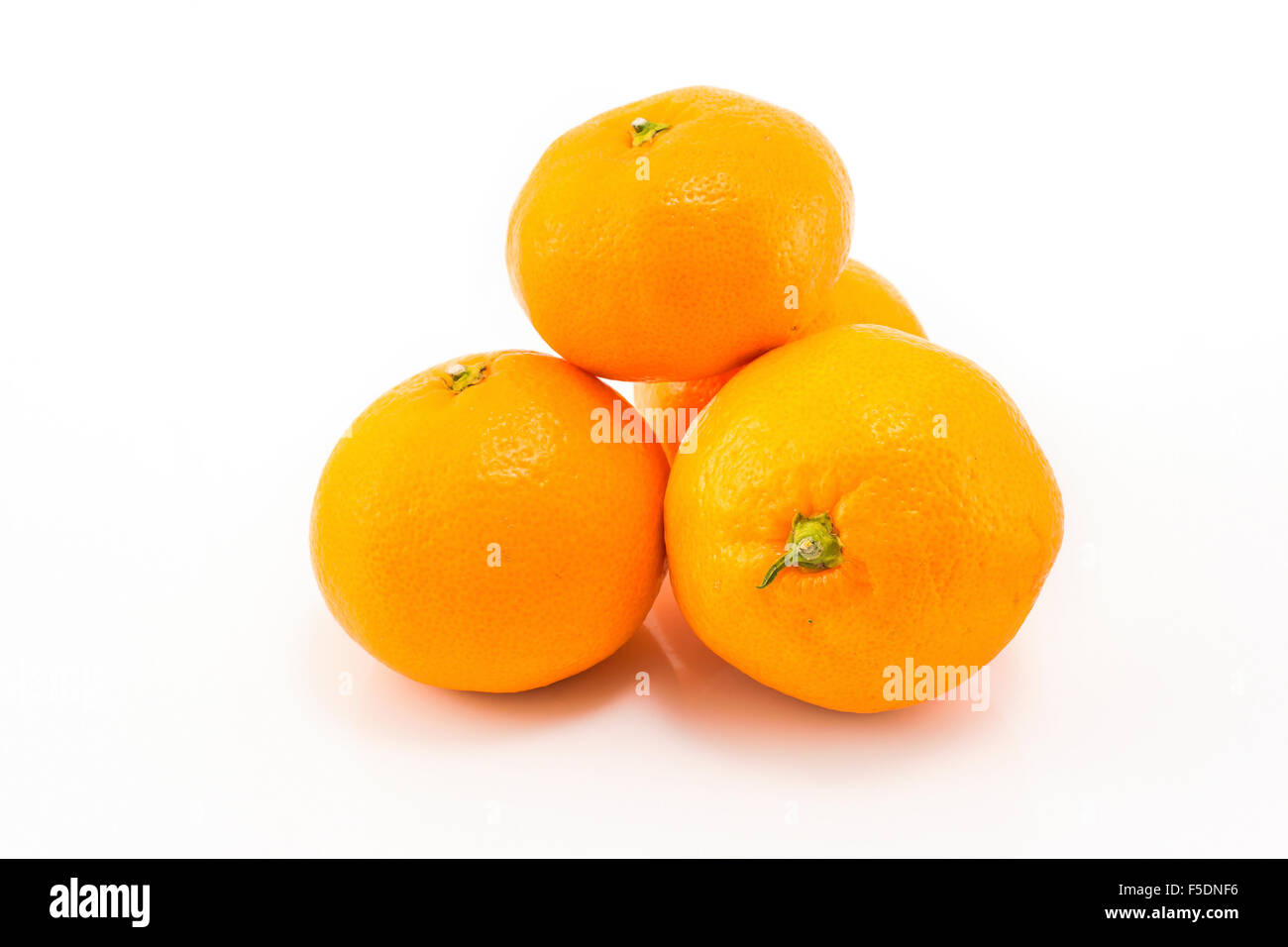 Fresh tangerines isolated on white Stock Photo - Alamy