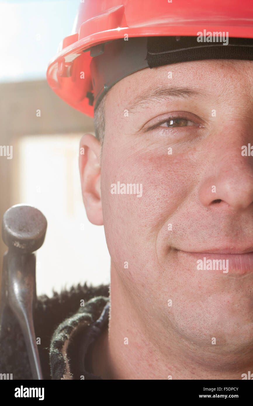 A construction men working outside Stock Photo - Alamy