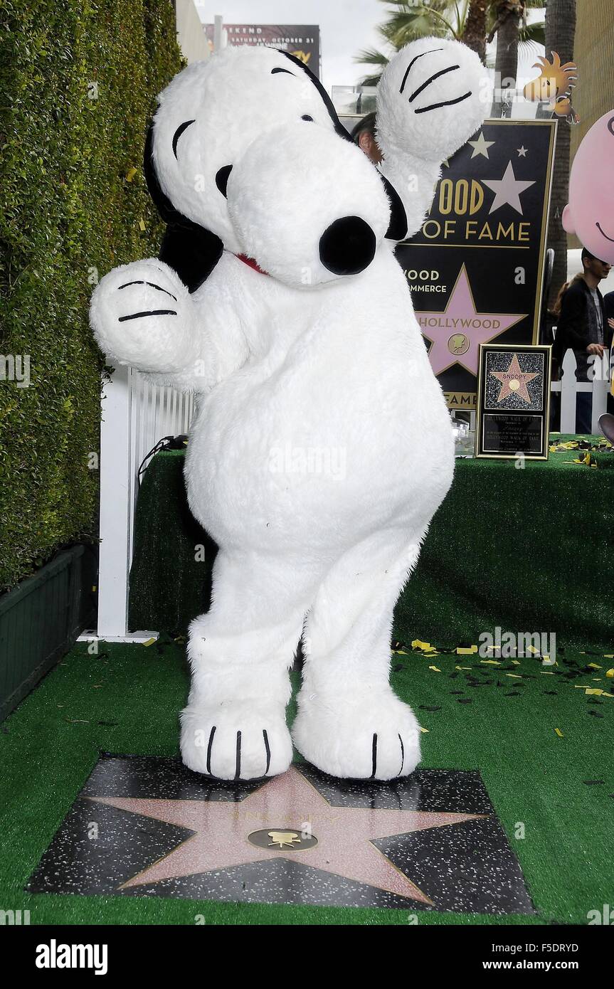 Los Angeles, CA, USA. 2nd Nov, 2015. Snoopy at the induction ceremony ...