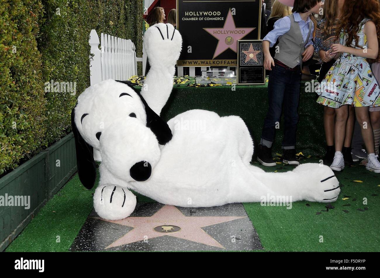 Los Angeles, CA, USA. 2nd Nov, 2015. Snoopy at the induction ceremony ...
