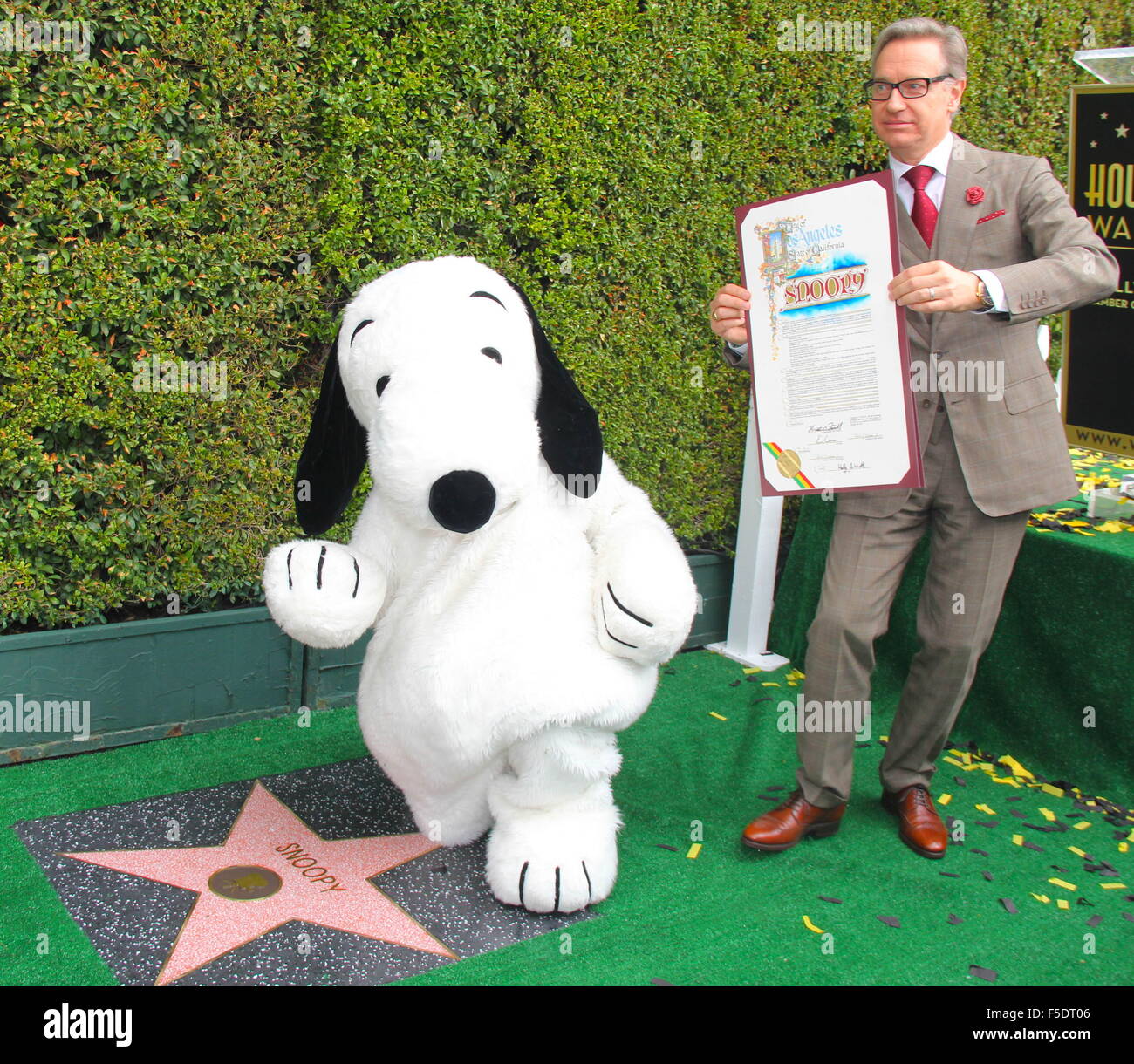Snoopy star snoopy hollywood walk hi-res stock photography and images ...