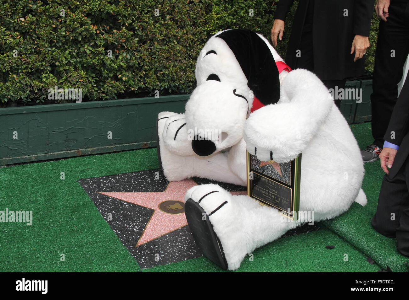 Snoopy star snoopy hollywood walk hi-res stock photography and images ...
