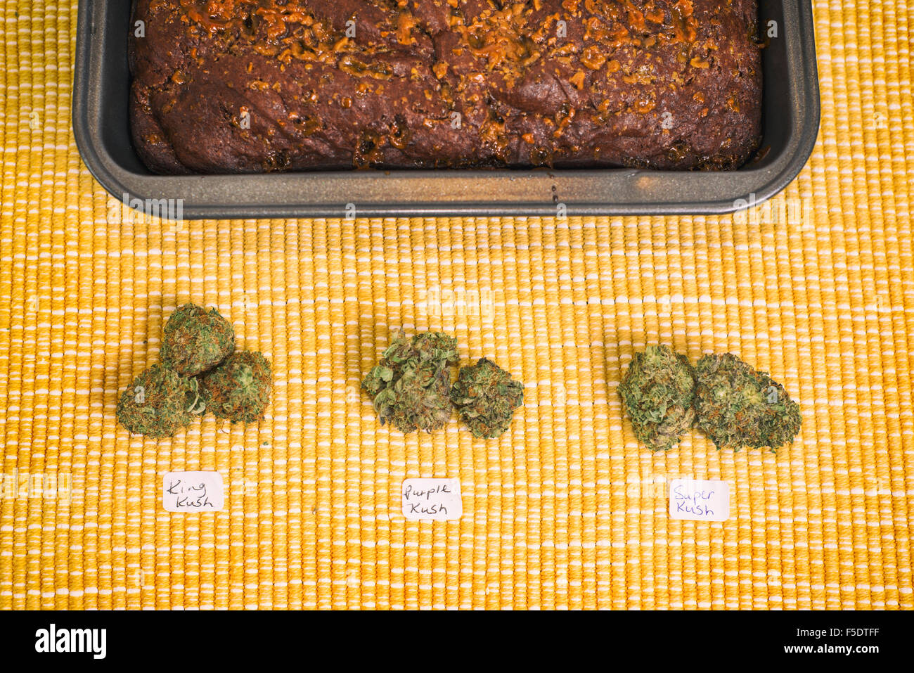 Marijuana cake hi-res stock photography and images - Alamy