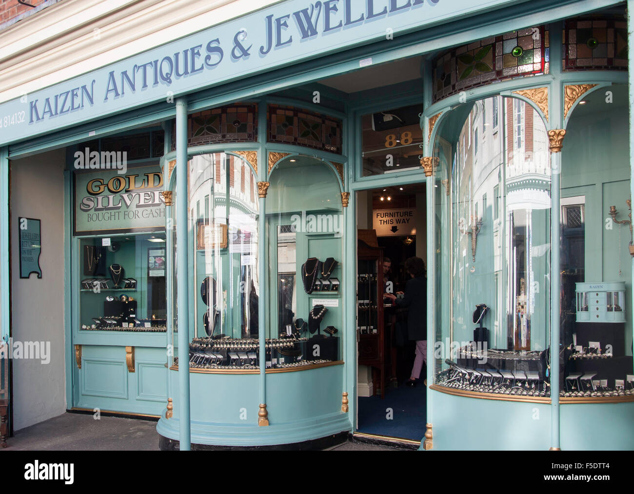 Period frontage, Kaizen Antiques & Jewellers, Rochester High Street ...