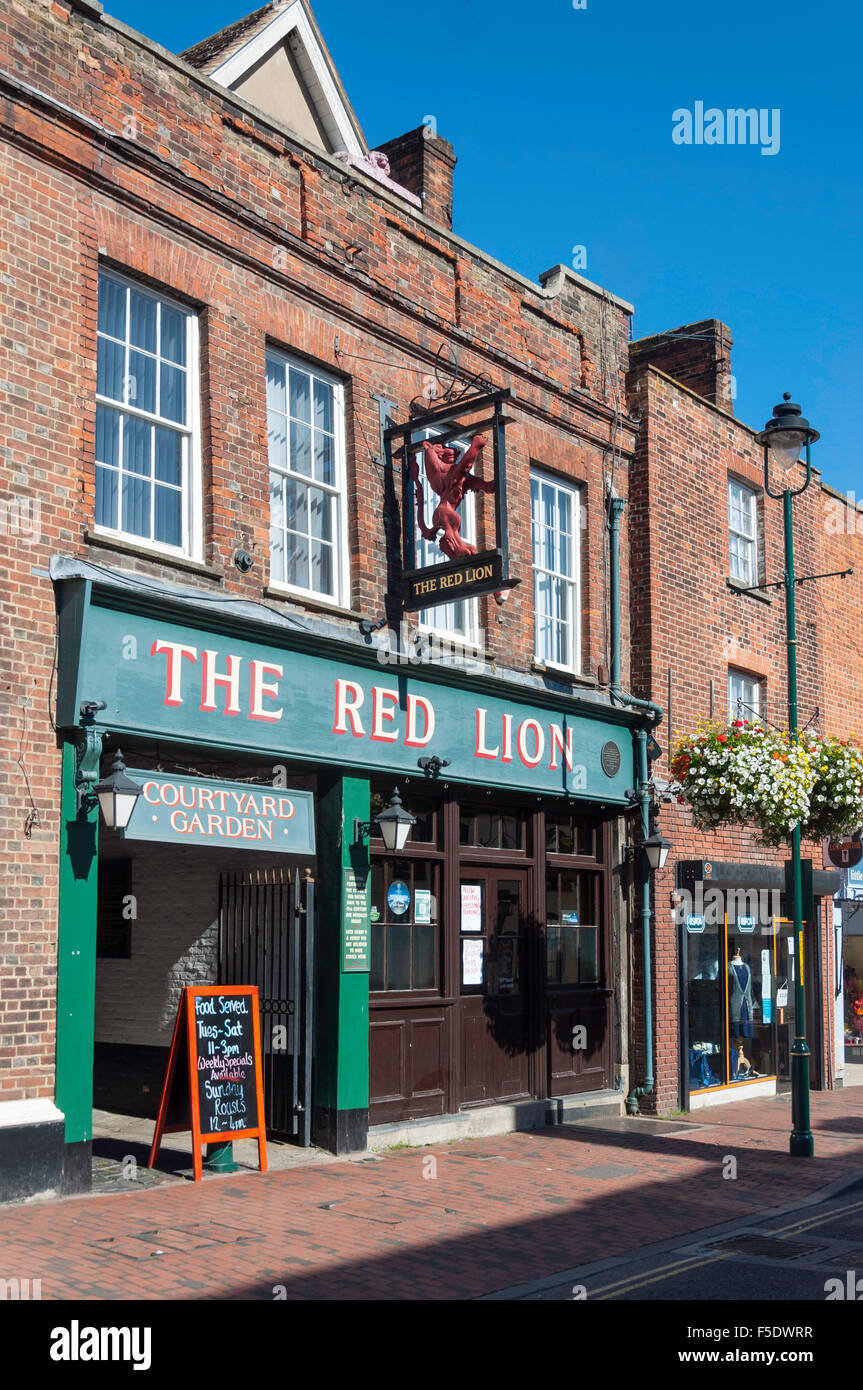 The Red Lion Pub, Sittingbourne High Street, Sittingbourne, Kent ...