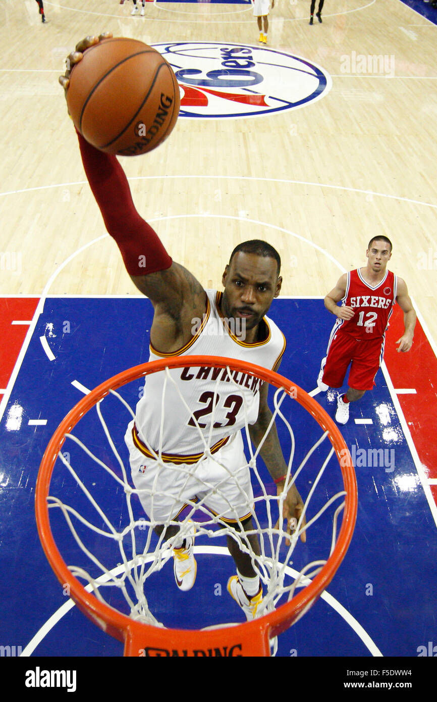 Lebron james dunk hi-res stock photography and images - Alamy