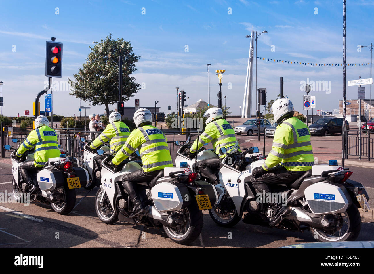 Metropolitan police motorcycle hi-res stock photography and images - Alamy
