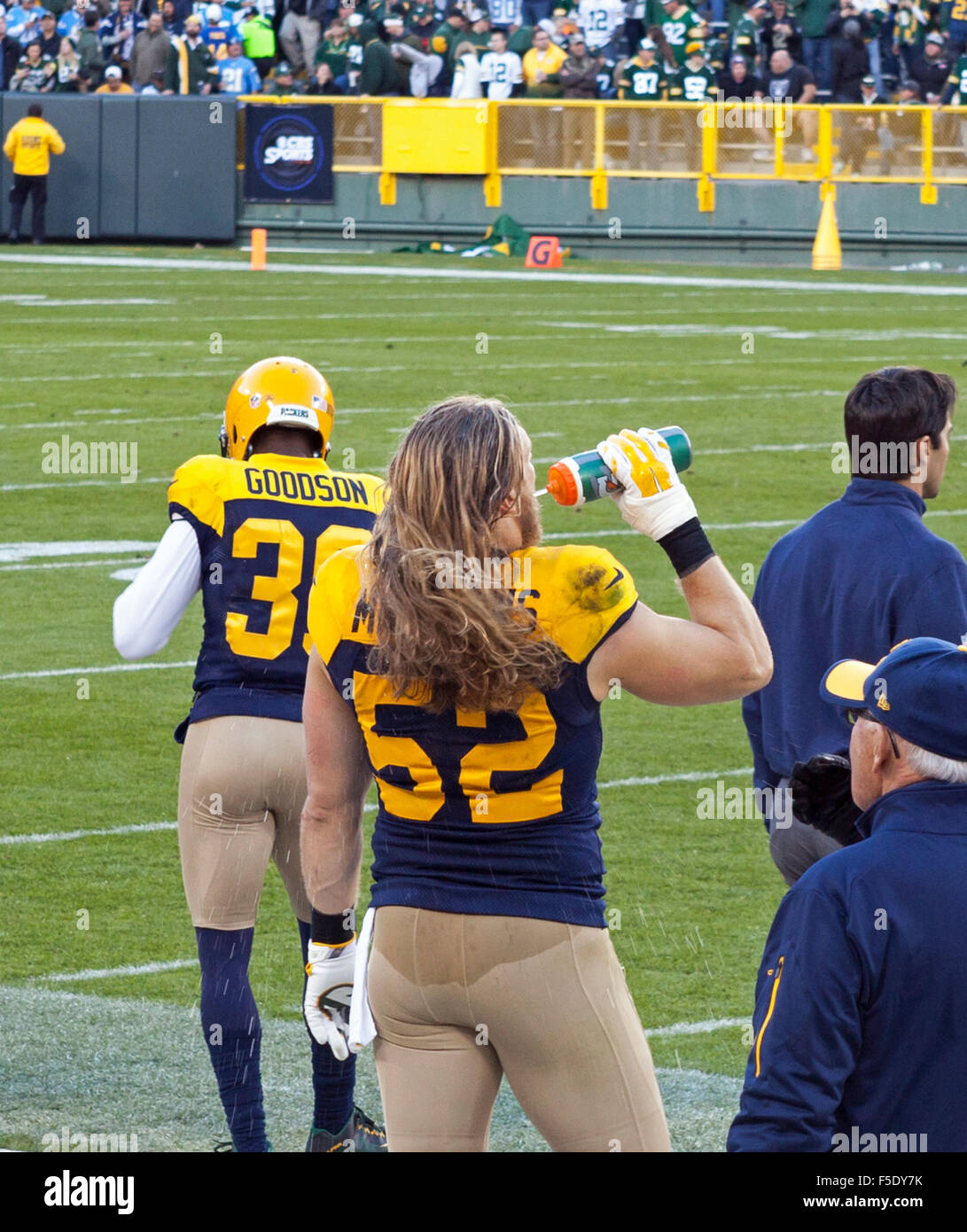 Clay Mathews (52) takes a drink during a Green Bay Packer game at ...