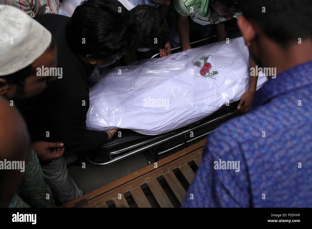 DHAKA, BANGLADESH 01st November : People carry the body of Faisal ...