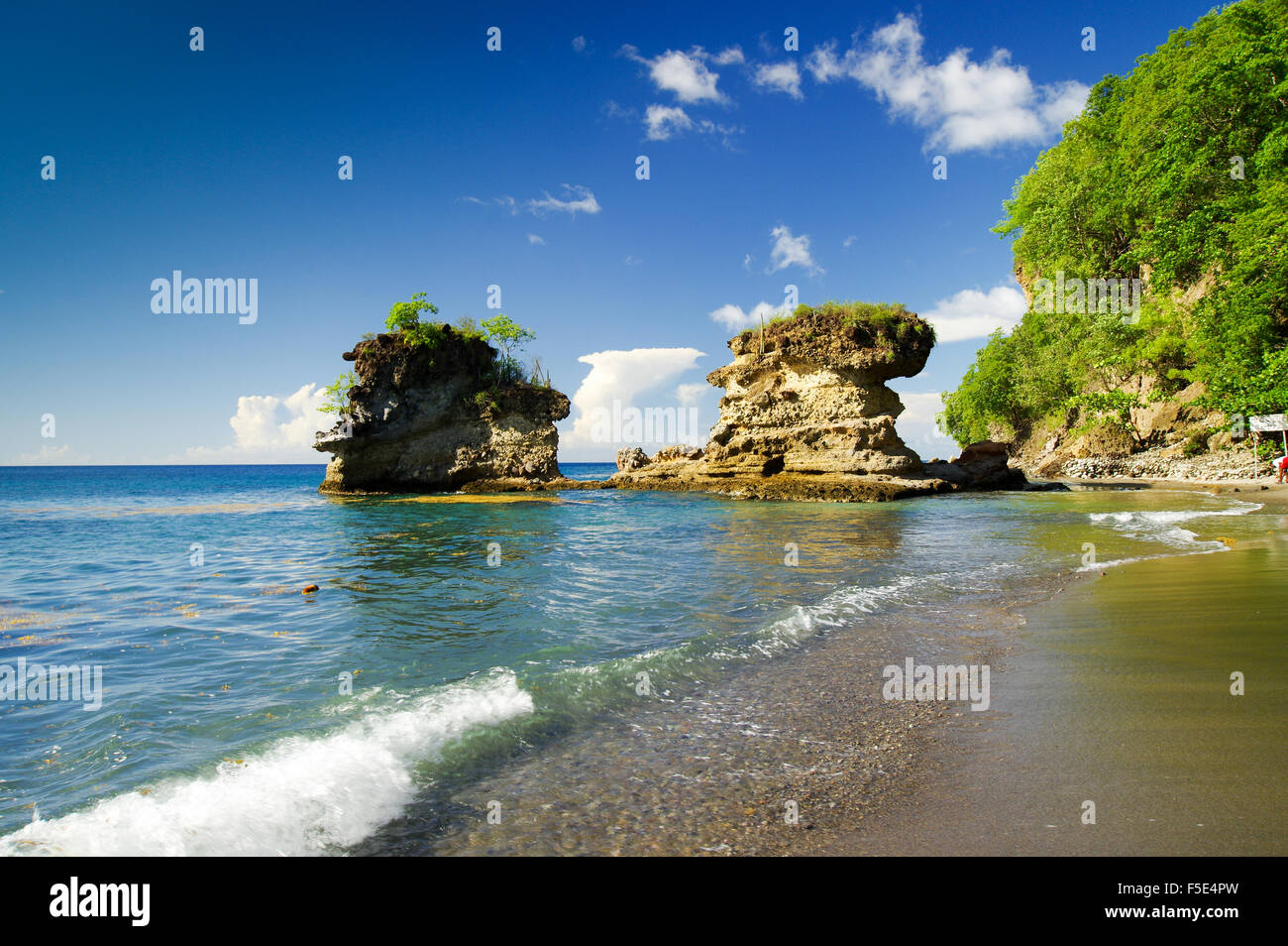 Rocky outcrops of Anse Mamin beach, Saint Lucia Stock Photo - Alamy