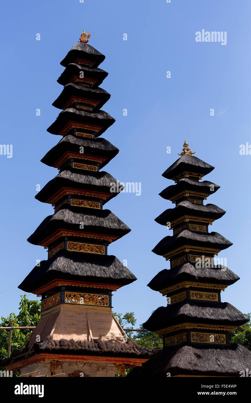 Three storey temple hi-res stock photography and images - Alamy