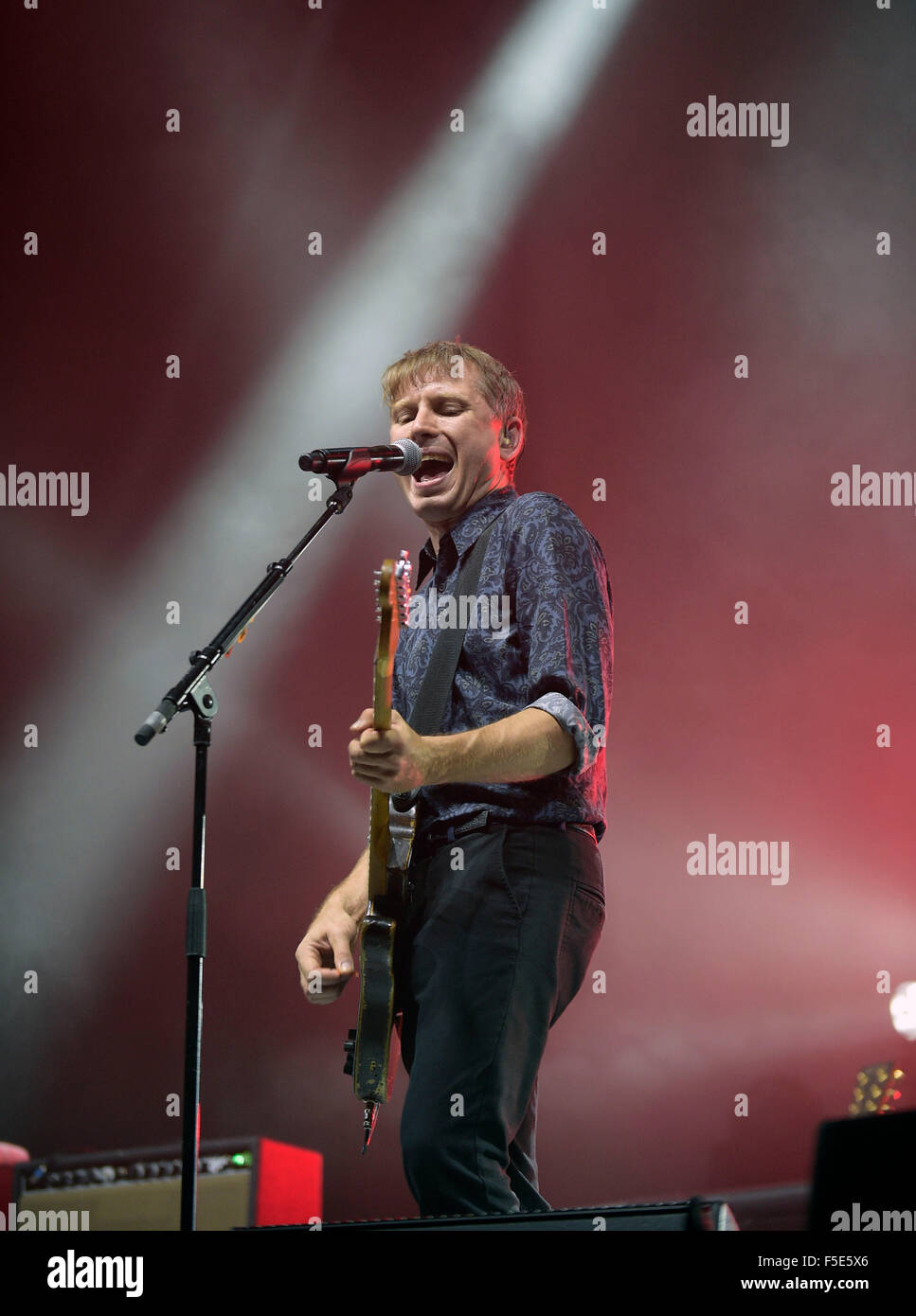 PICTURED on stage Alex Kapranos of Franz Ferdinand Save the Children ...