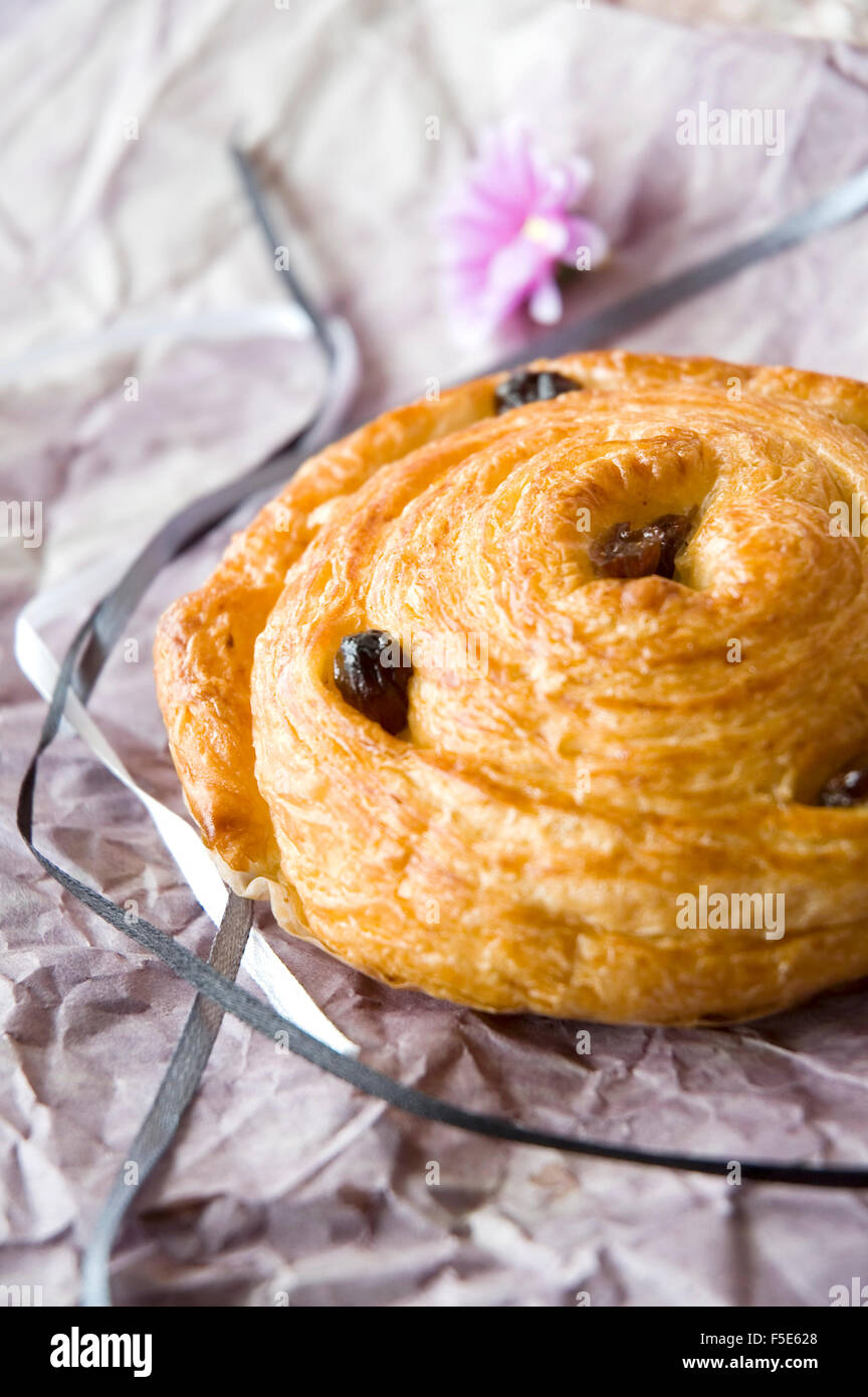 Raisin danish bread hi-res stock photography and images - Alamy