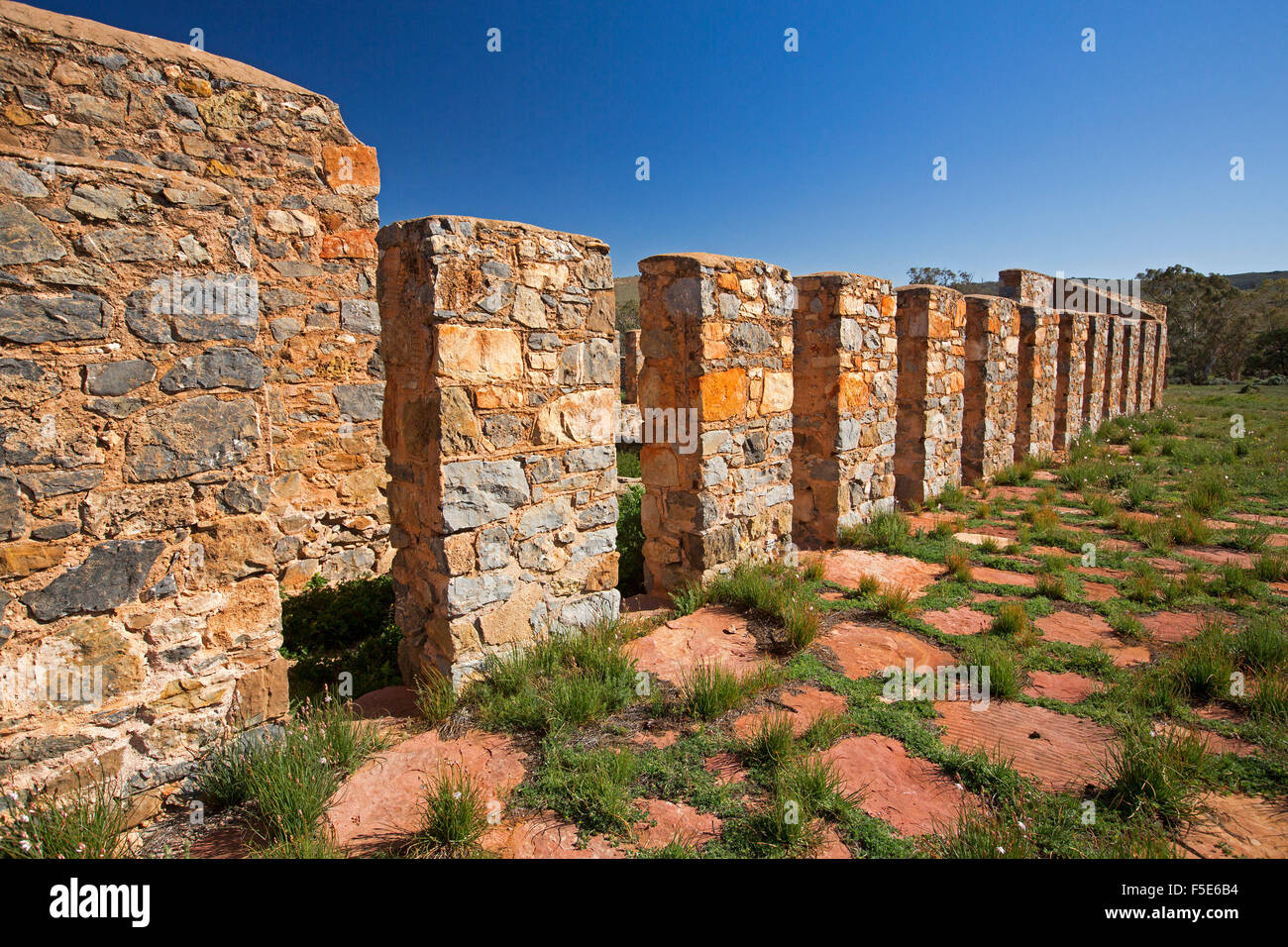 Shed ruins hi-res stock photography and images - Alamy