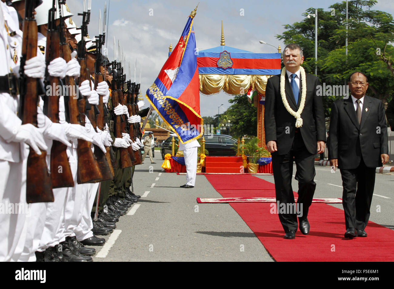 Heng samrin hi-res stock photography and images - Alamy