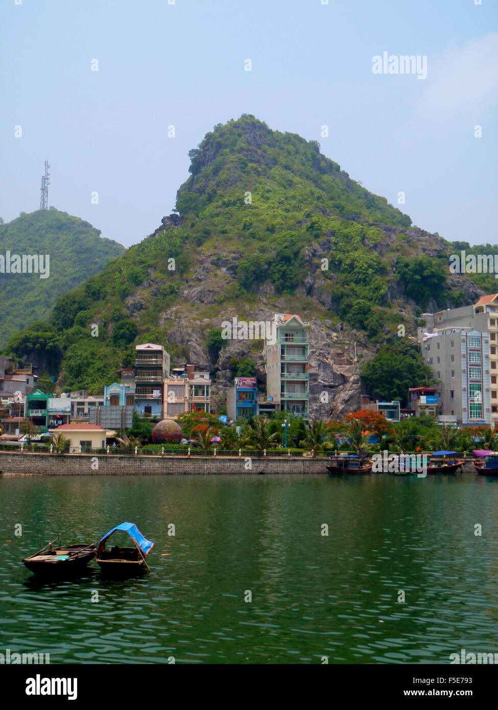 Hotels at Cat Ba Island Vietnam Stock Photo - Alamy Hotels at Cat Ba Island Vietnam Stock Photo - Alamy