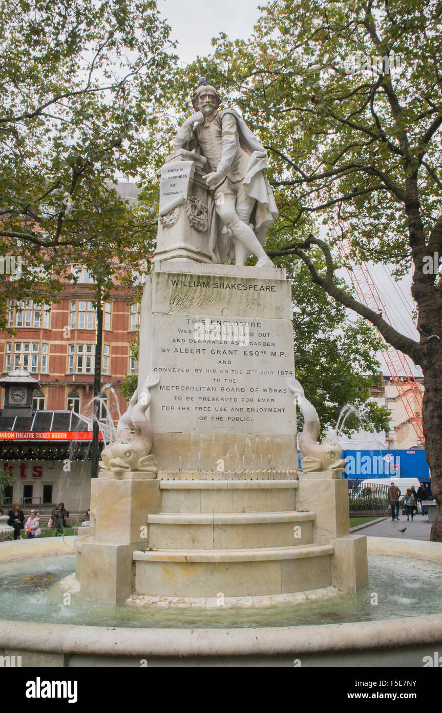 William Shakespeare statue Stock Photo - Alamy